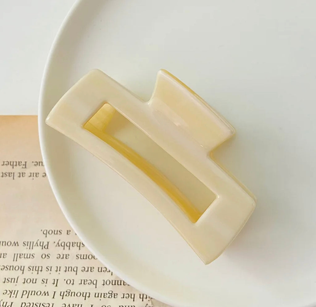 Medium Claw Hair Clip – The Basic Co